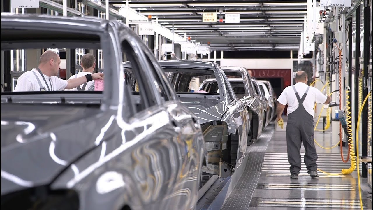 2015 Mercedes-Benz C-Class production - Paintshop - YouTube