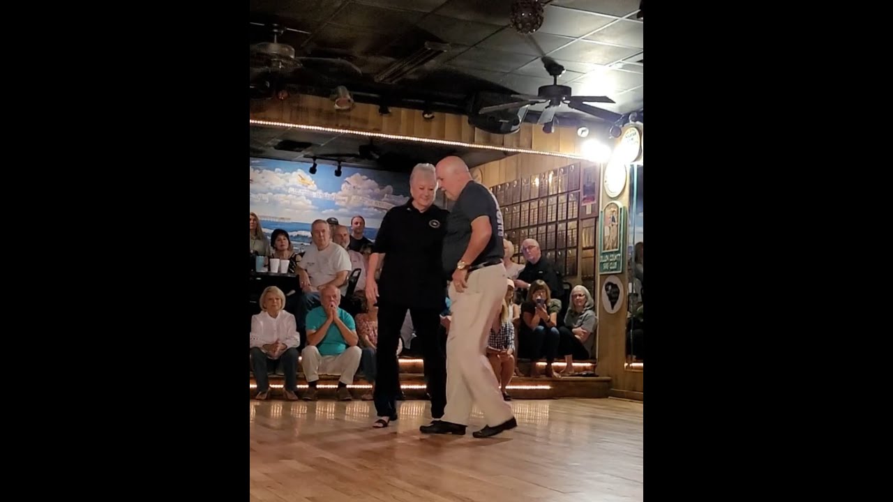 Jerry Hill and Shirley Lee Dance the DJ Throwdown 2023 - YouTube