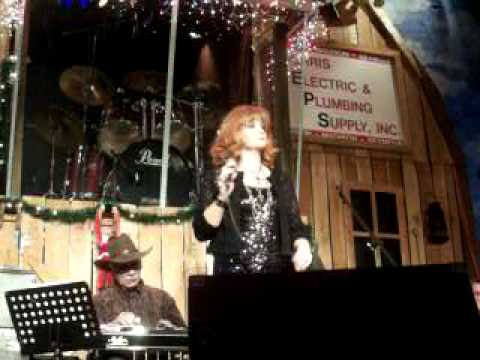Can't even get the blues / Reba McEntire / Amber Martin - YouTube