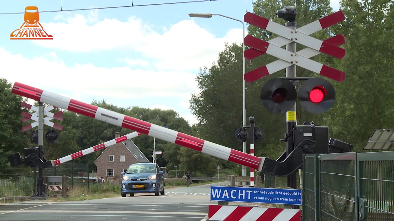 DUTCH RAILROAD CROSSING - Culemborg - Zeedijk - YouTube