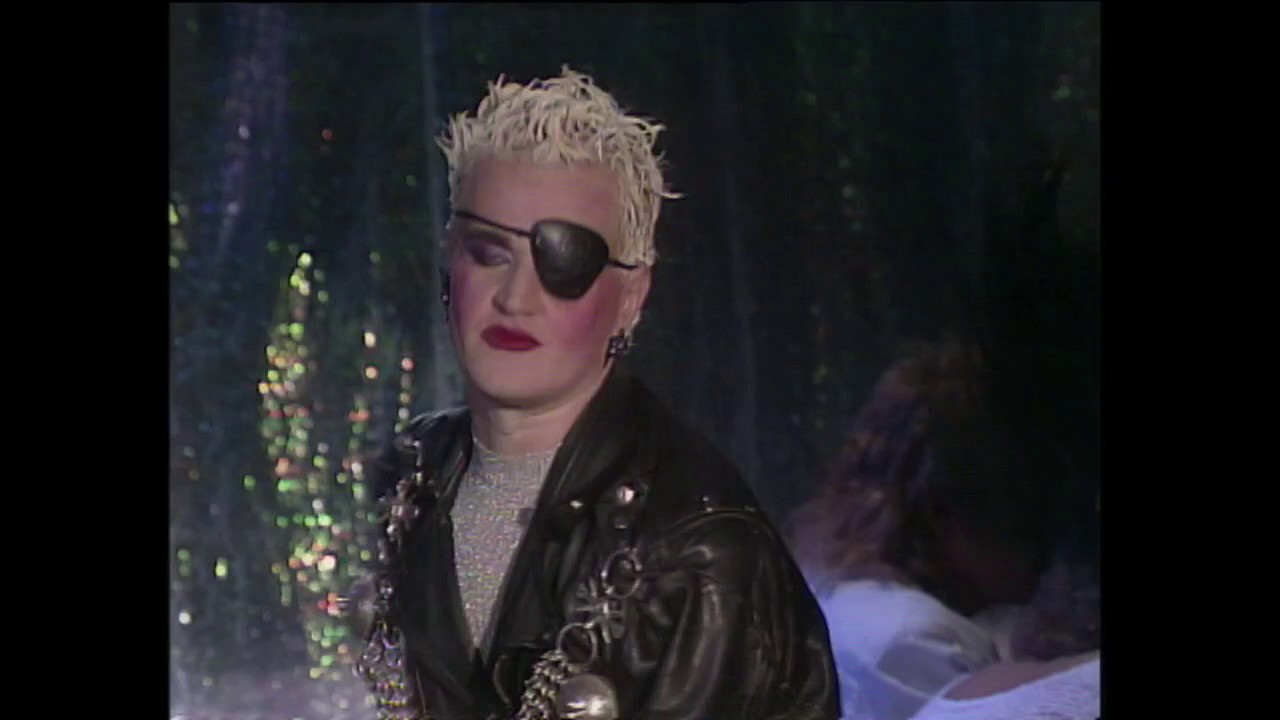 Barbie - Rock it Up (Kyss Karlsson '86) - YouTube