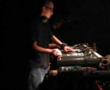 dj gruff + john types live torino 2003 - YouTube