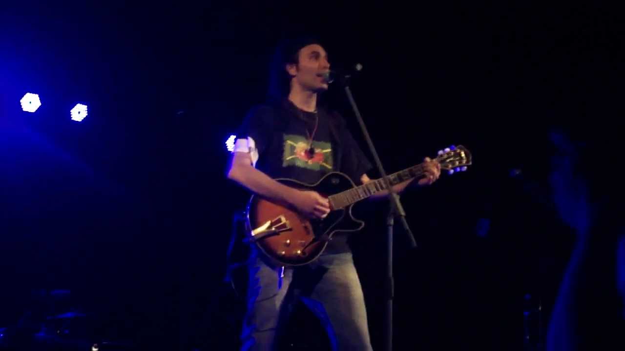ΧΕΡΙΑ ΣΑΝ ΚΙ ΑΥΤΑ - LocoMondo live 2012 - YouTube