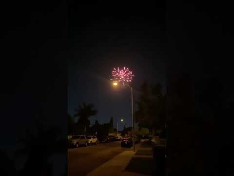 Creepy freak show 16s firework - YouTube