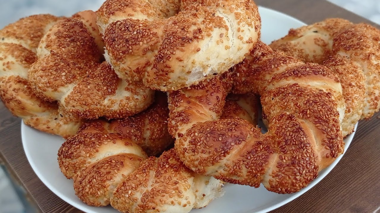 PASTANE SİMİTİNE SON! ÇITIR ÇITIR SUSAMLI SİMİT TARİFİ - YouTube