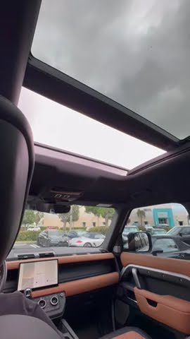 3,800-Mile 2023 Land Rover Defender 130 X-Dynamic SE sunroof operation ...