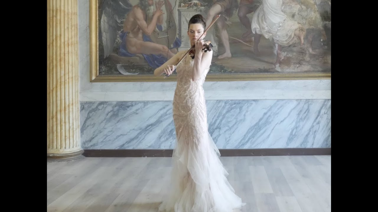 Agata-Maria Raatz plays Bach Gavotte en Rondeau from Bach Partita No. 3 ...