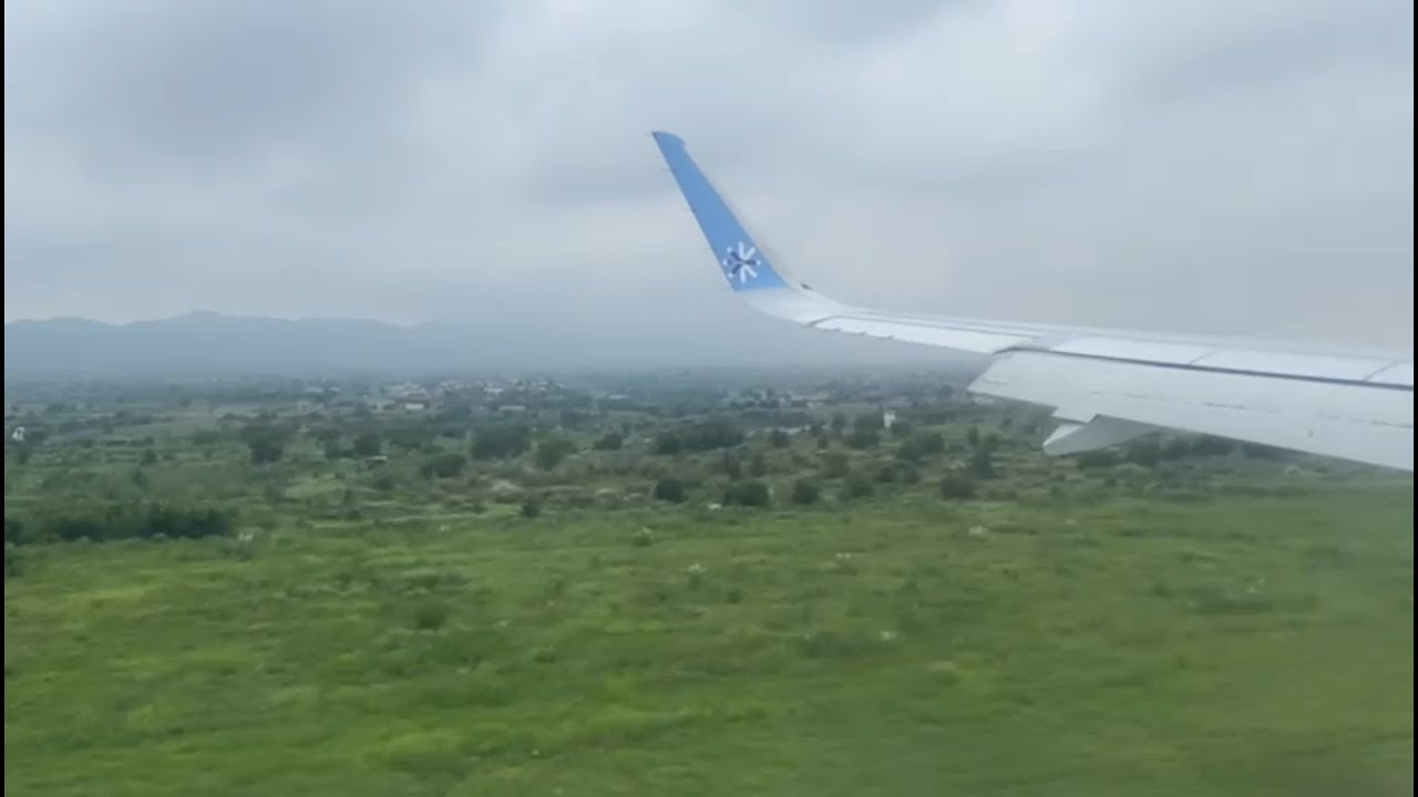 Random Take-Off and Landing (A320) - YouTube
