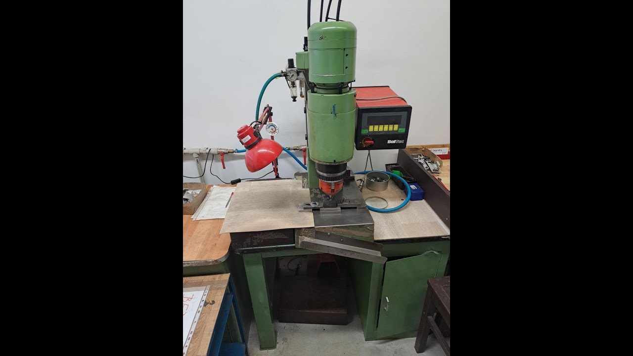 Riveting machine Bracker RN 280, Company Amaron s.r.o. - YouTube
