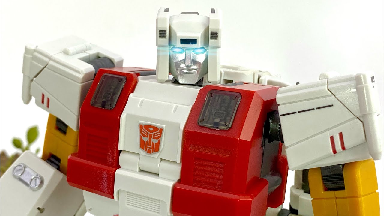 Zeta Toys Silver Arrow (Masterpiece Silverbolt) - YouTube