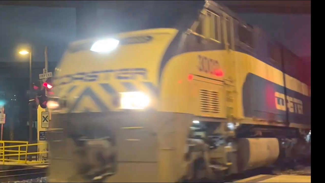 Coaster F59PHI 3002, Union Pacific SD70ACe 9100, Ferromex SD70ACe 4044/ ...