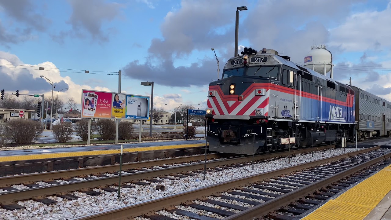 Metra 217 west at Franklin Park - YouTube