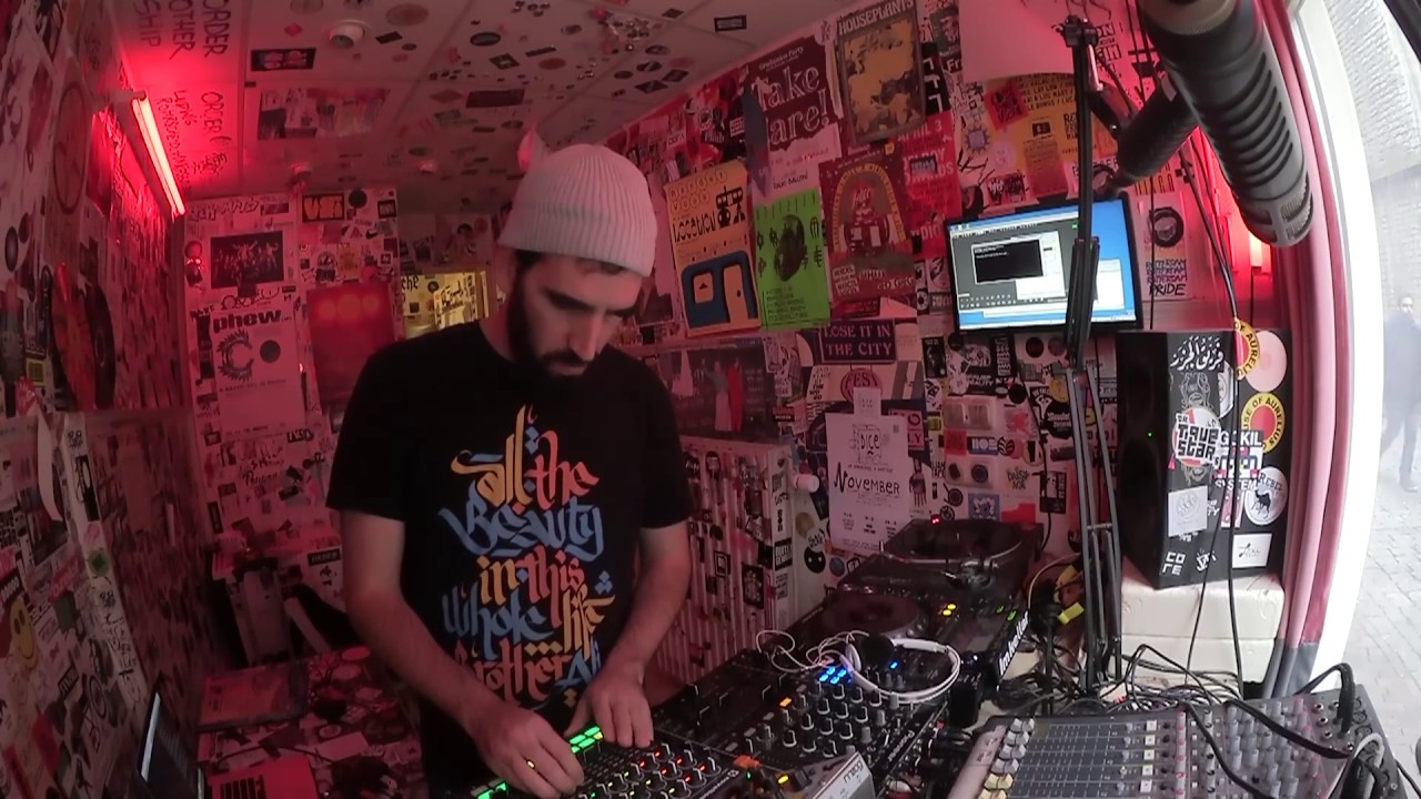 Tomer Baruch - Current - Live at Red Light Radio - YouTube