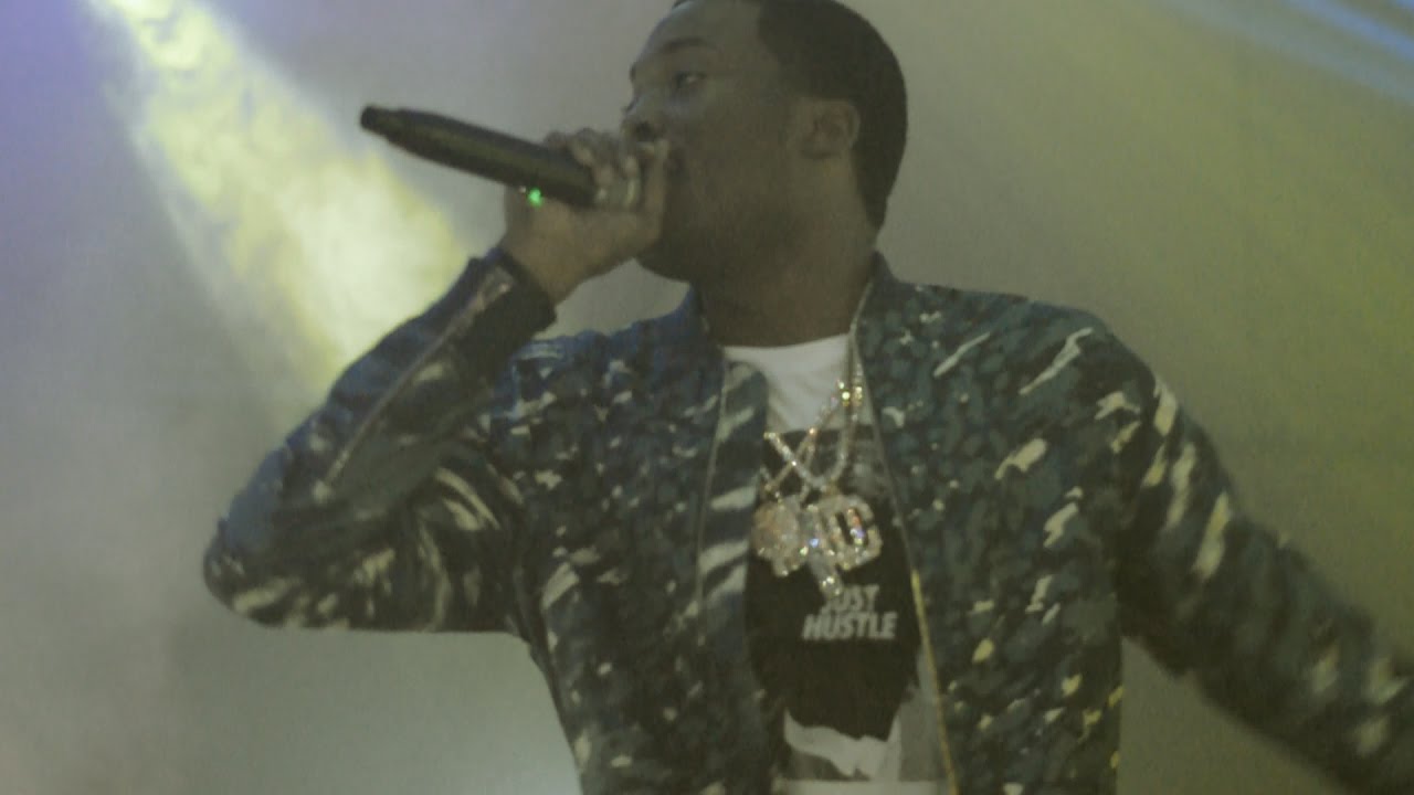 Meek Mill Ciaa 2017 Vlog + Rides Dirtbikes Through Charlotte - YouTube