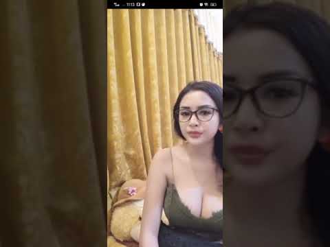 awek tetet besar