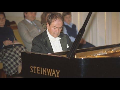 KLEINES CHOPIN-REZITAL MIT ADAM HARASIEWICZ - YouTube