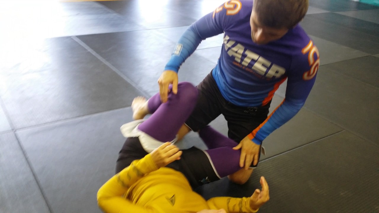 No Gi Kneeshield Half Guard Pass - YouTube