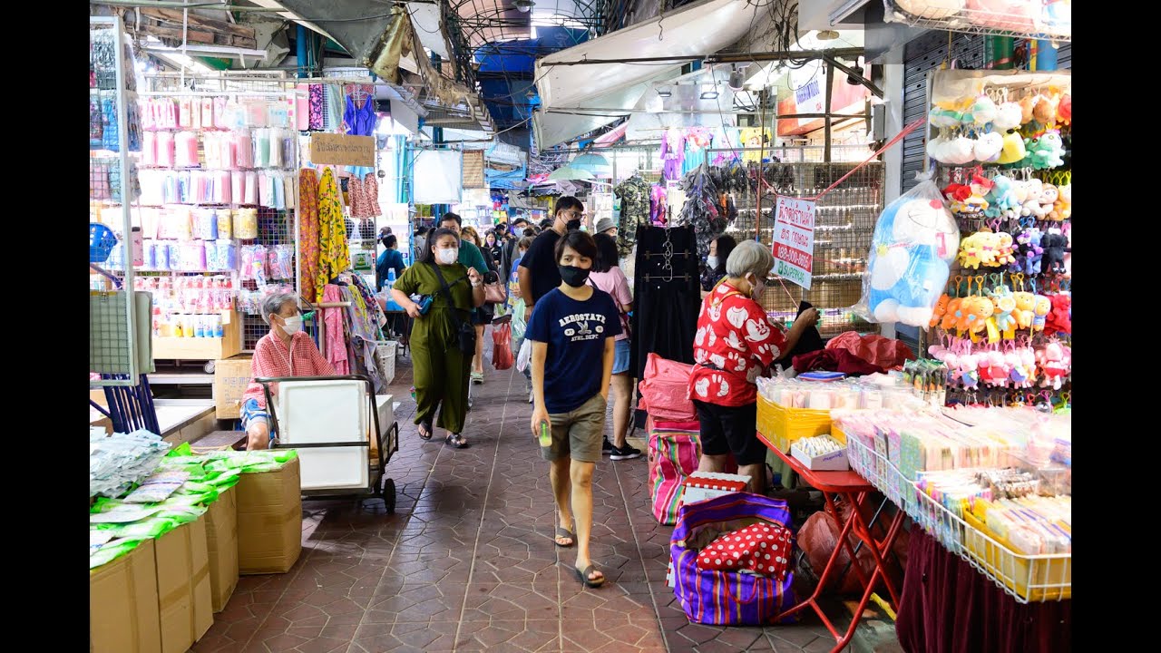 [4K] Amzing market at Sampeng Lane Market famous cheap street shopping ...