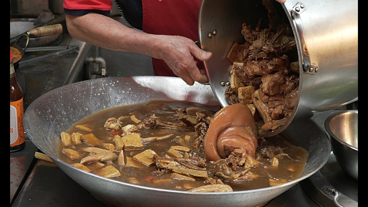 Liaoning Street Night Market Tour - All Kinds of Food in Taipei - YouTube