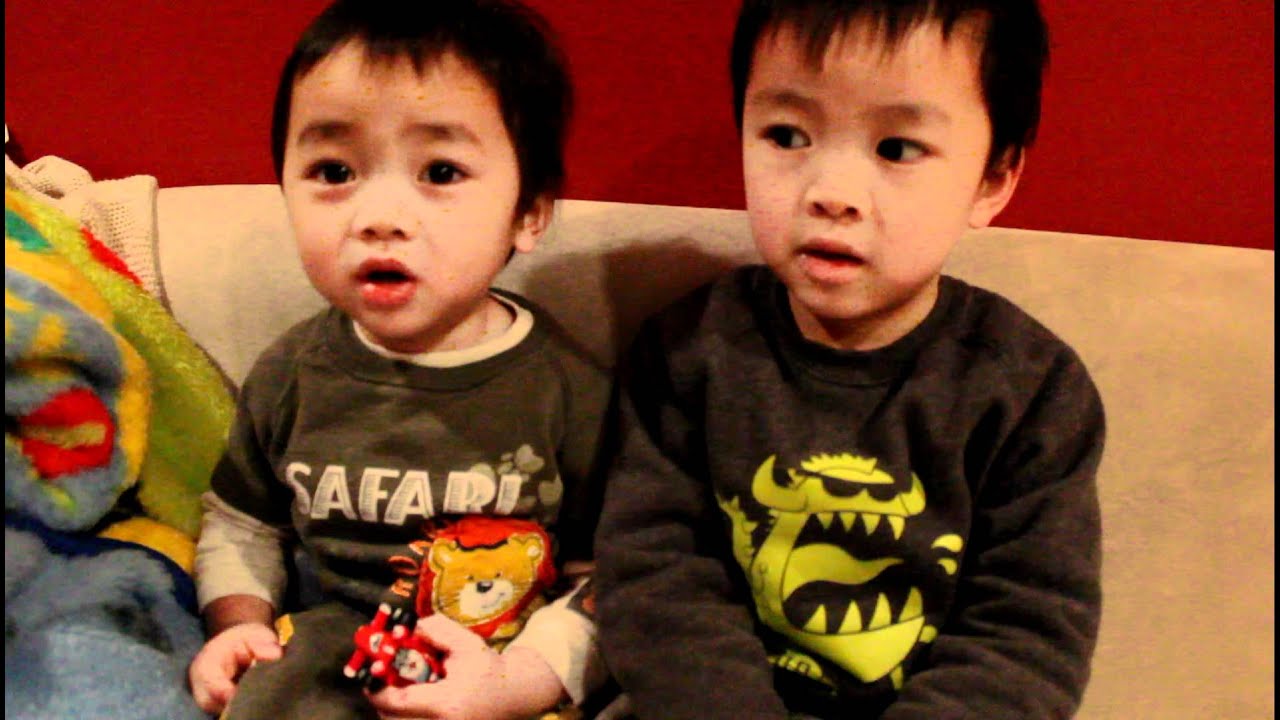 Isaac Yi Lok and Samuel Yi Sum New Year 3 - YouTube