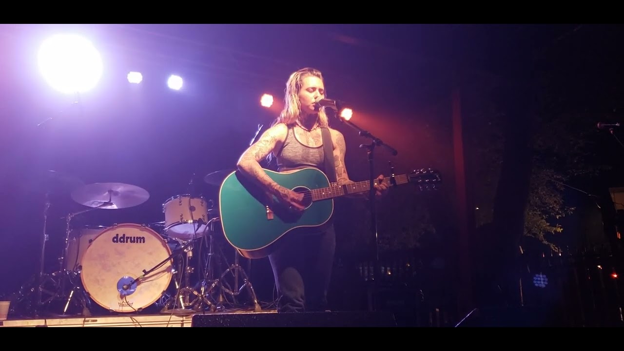 Morgan Wade, "Kelly's Drive", 8-14-22, Columbia Mo, Rose Park - YouTube