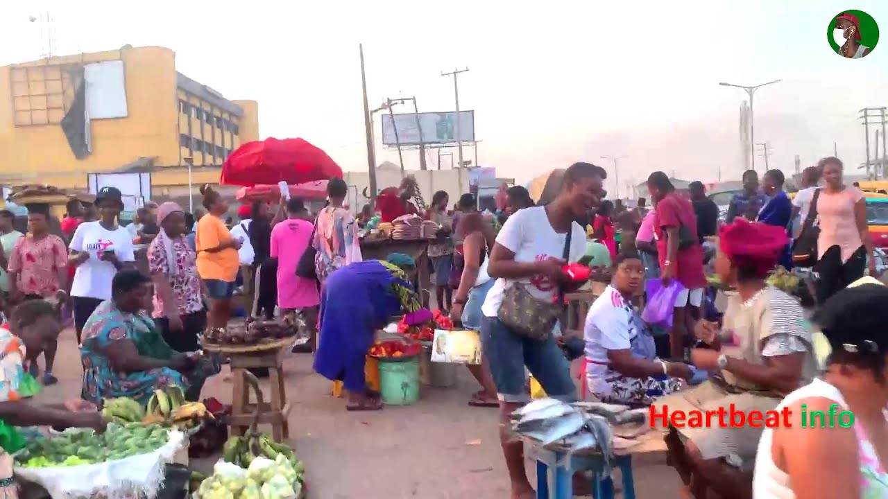 late evening inside Uselu market | walk inside Benin city - YouTube
