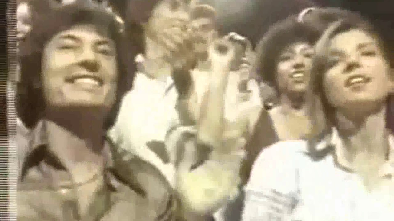1977 CHIC Dance Dance Dance HQ1 - YouTube
