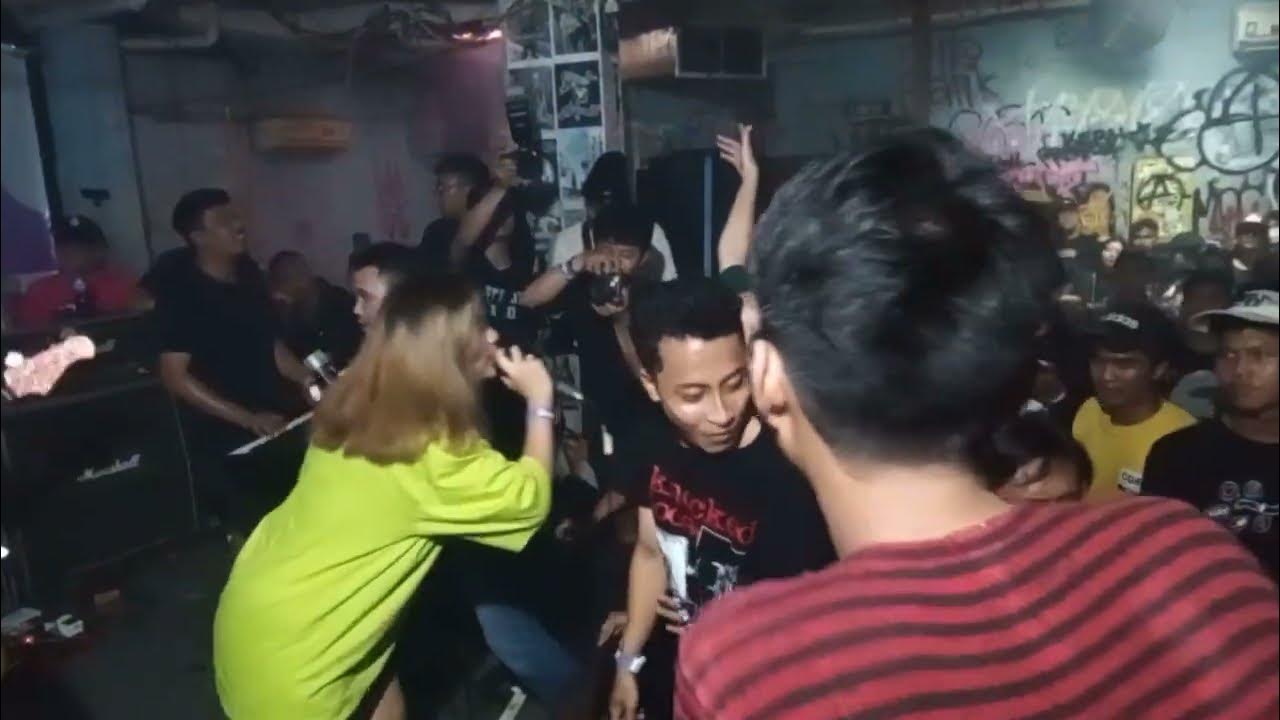 [FULL PERFORMANCE] STARLIT LIVE AT KEEP ON THE ROOTS AT ROSSI FATMAWATI - YouTube