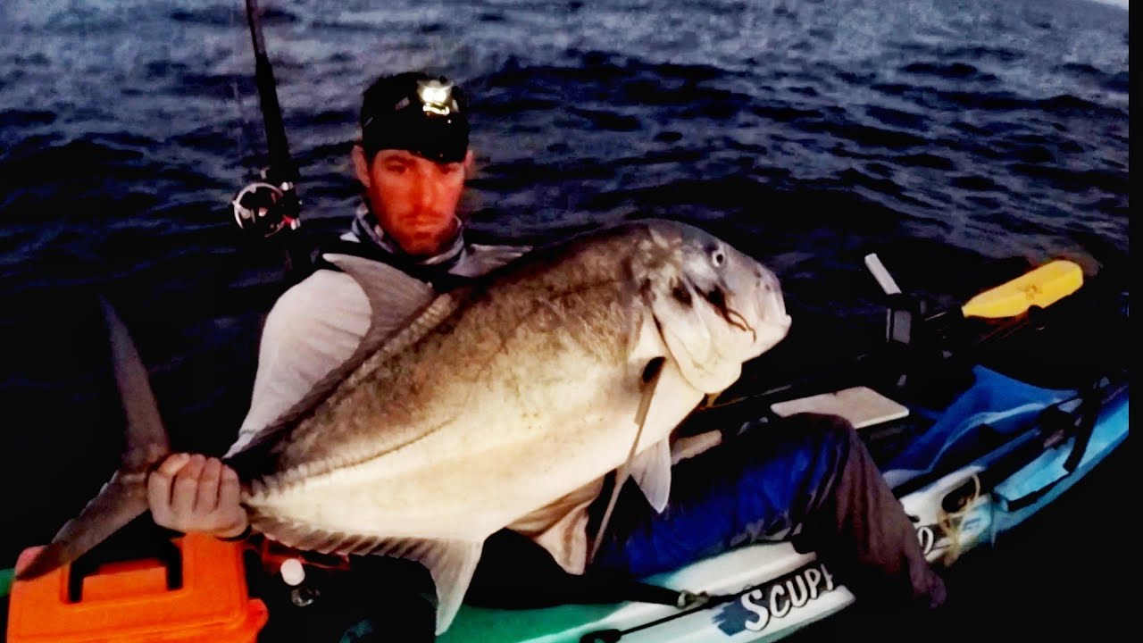 ULUA (GIANT TREVALLY) IN THE DARK - DIY FLOATING BAIT TUBE. - YouTube