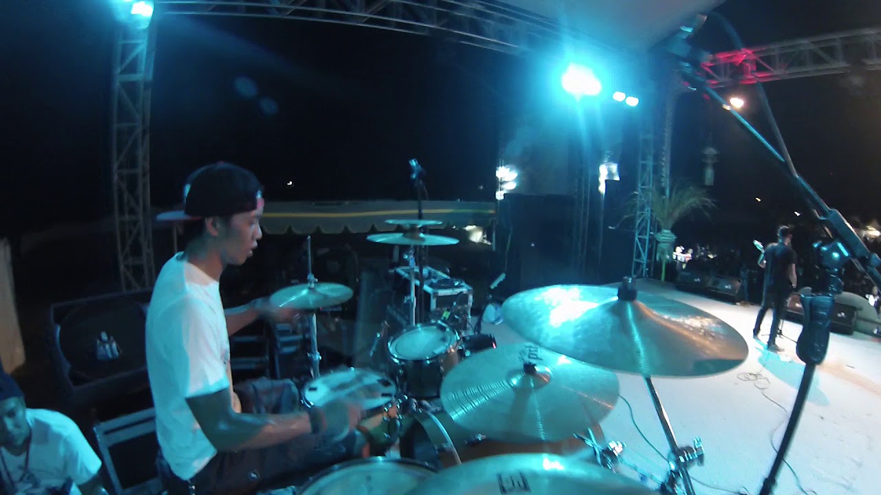 4wD Band Bali Belog Bli Megandong / Edix - YouTube