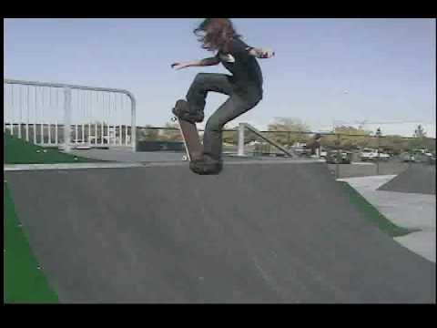 Tyler Blunt Stalls on the Mini Ramp - YouTube