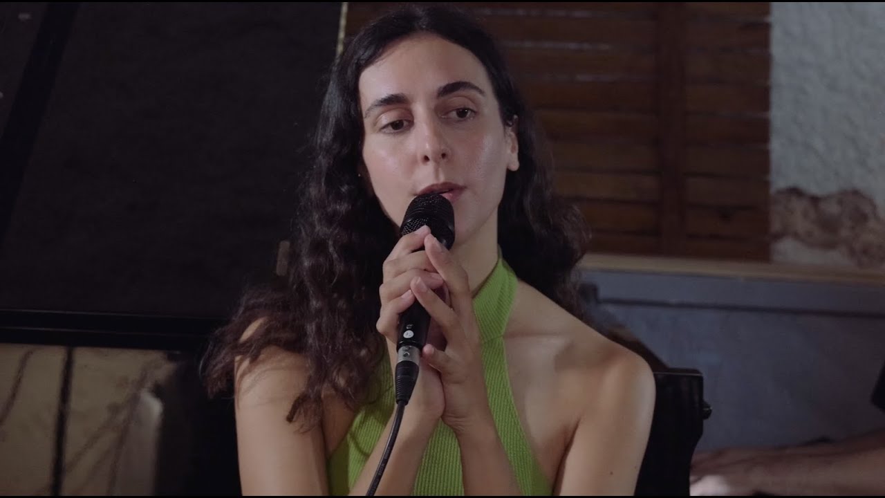 Cécile Grace - Sarajevo (live piano session) - YouTube