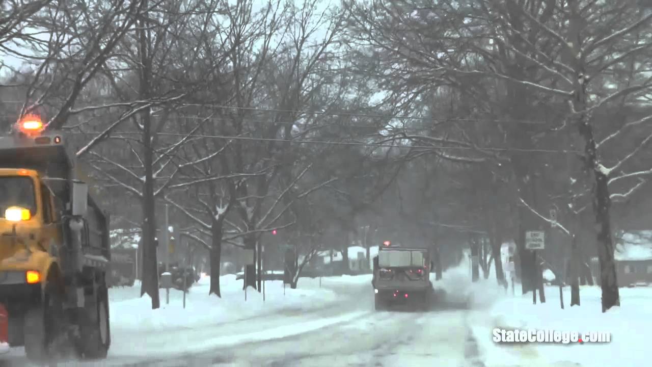 Snow Plows Working Around the Clock - YouTube