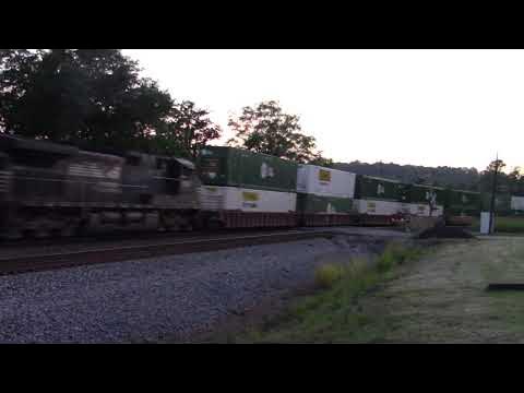 NS 29F goes through Lindale, GA - YouTube