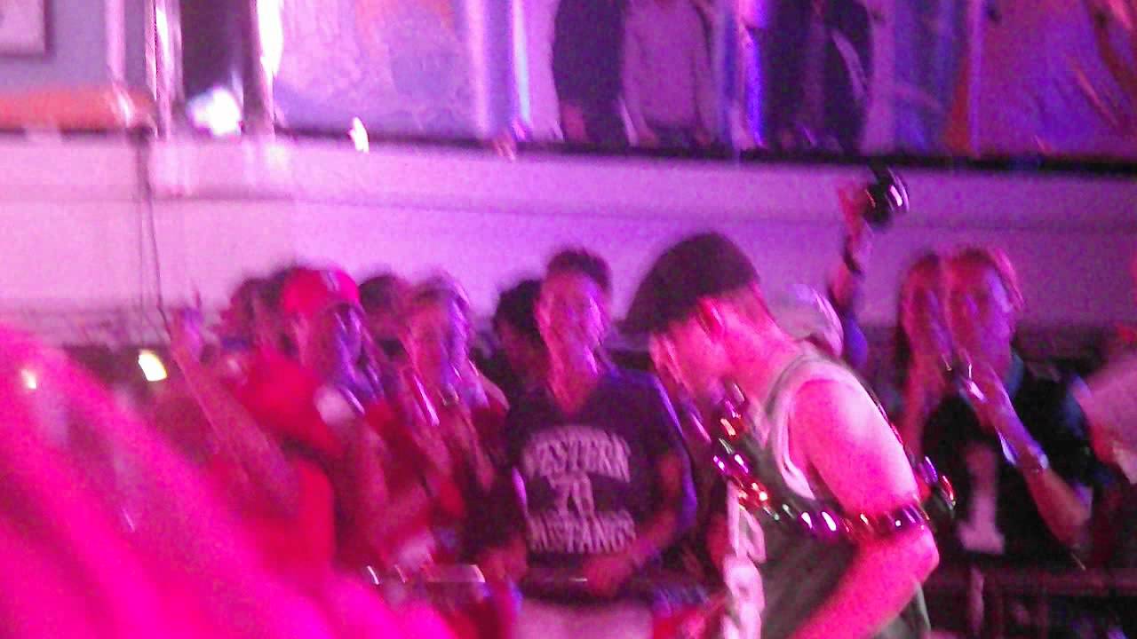 NKOTB Cruise 2012 GPS night Joe lifting kilt - YouTube