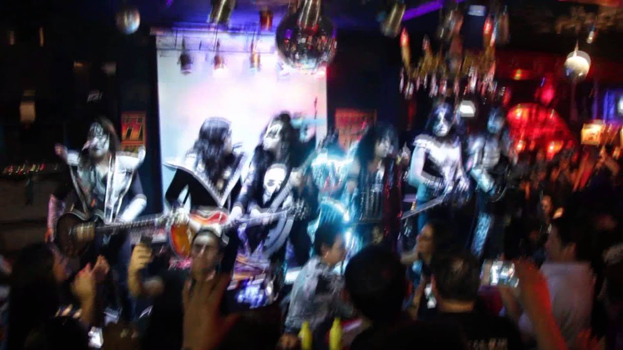 I wanna rock and roll all night KISS Lounge - YouTube