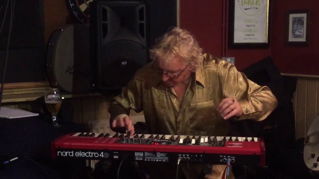 Don Shinn solo with Hugh Budden - YouTube