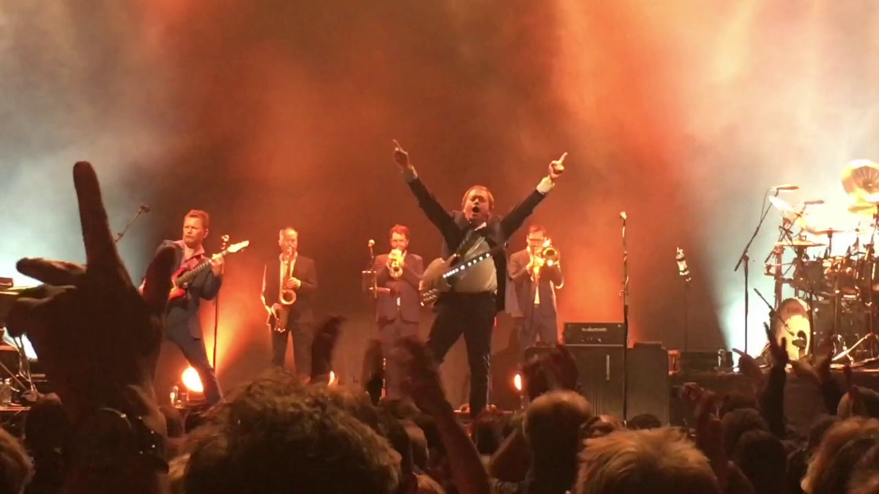 Level 42 live at 013 (nov 2016) - YouTube