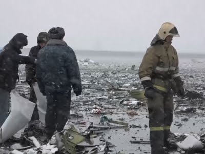 Raw: Emergency Crews Examine Russia Crash Site - YouTube
