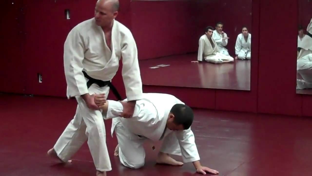 Chest Grasp 2nd ctrl Complete technique - YouTube