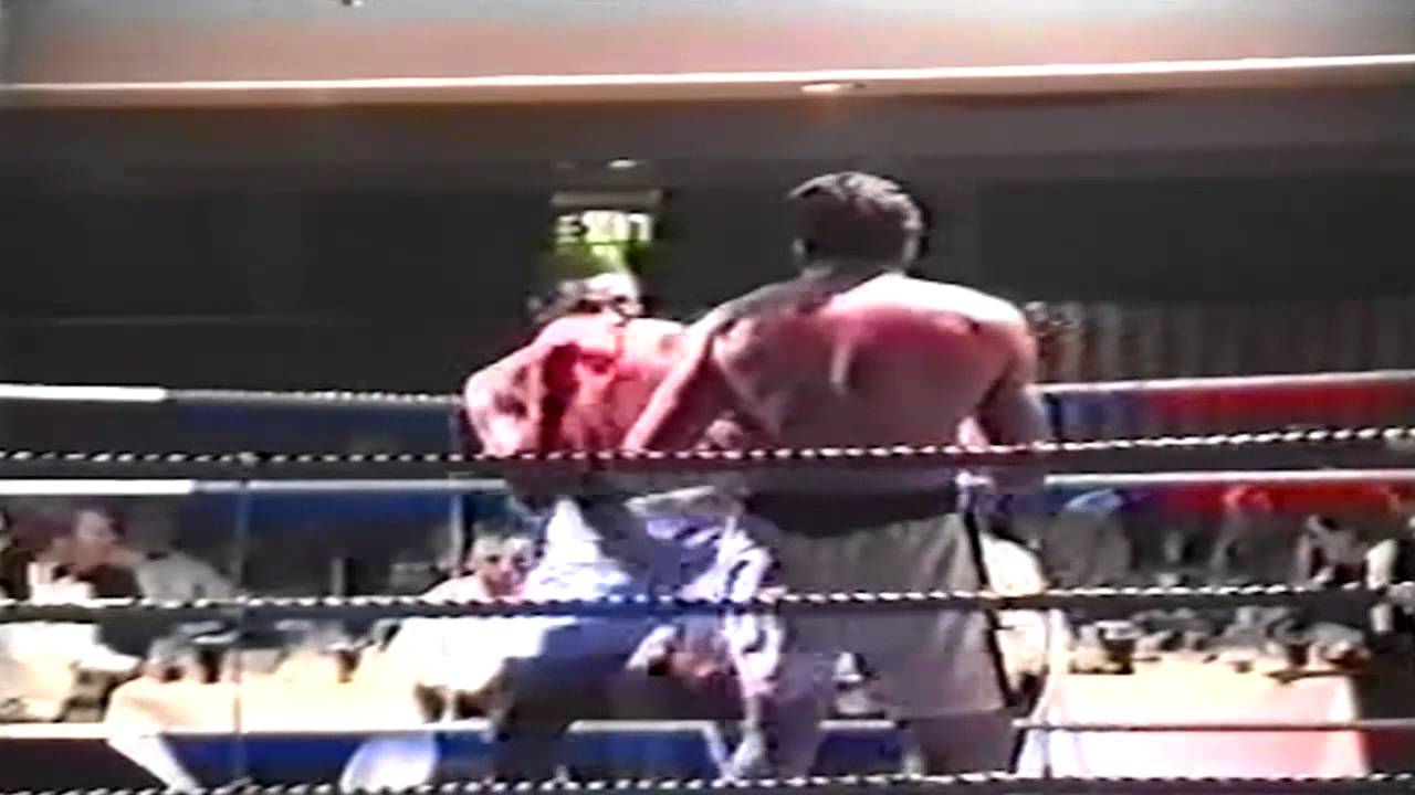 Graham Arnold vs. Gary Williams (8th December 1993) - YouTube
