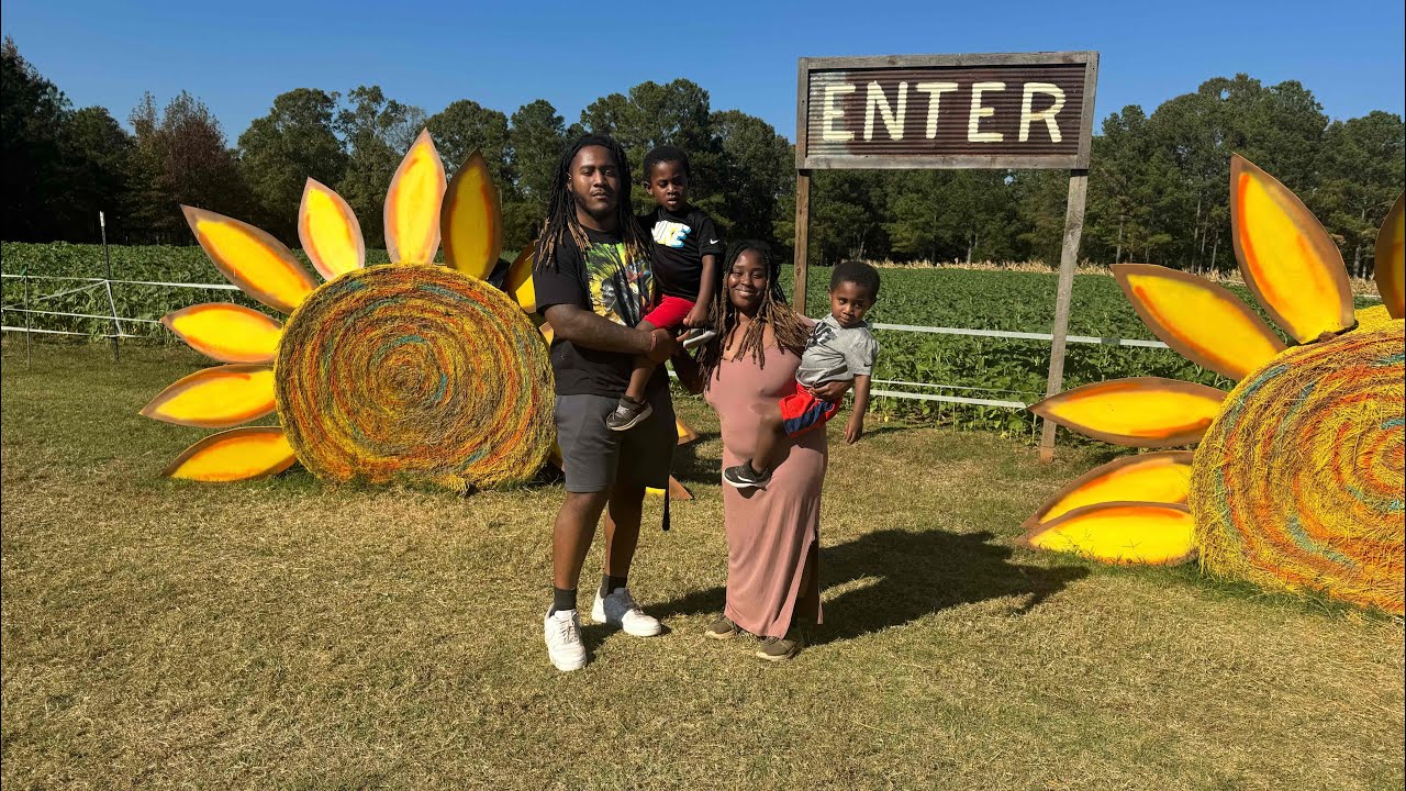 Coleman Family Yearly Pumpkin Patch Tradition Continues | VLOGTOBER Day 26 🎃👻🧡💛| #vlog - YouTube