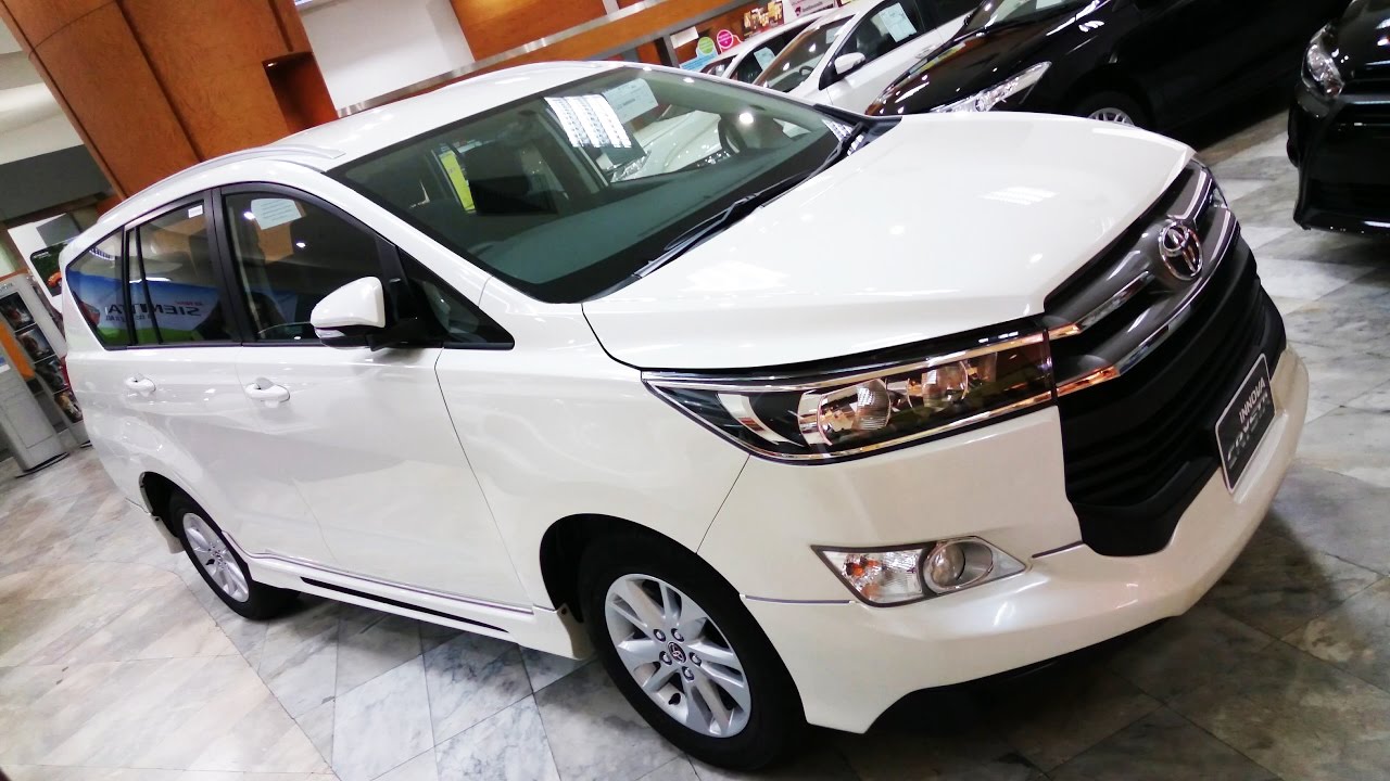 พาชม 2017 Toyota Innova Crysta 2.8 G ภายนอก ภายใน - YouTube