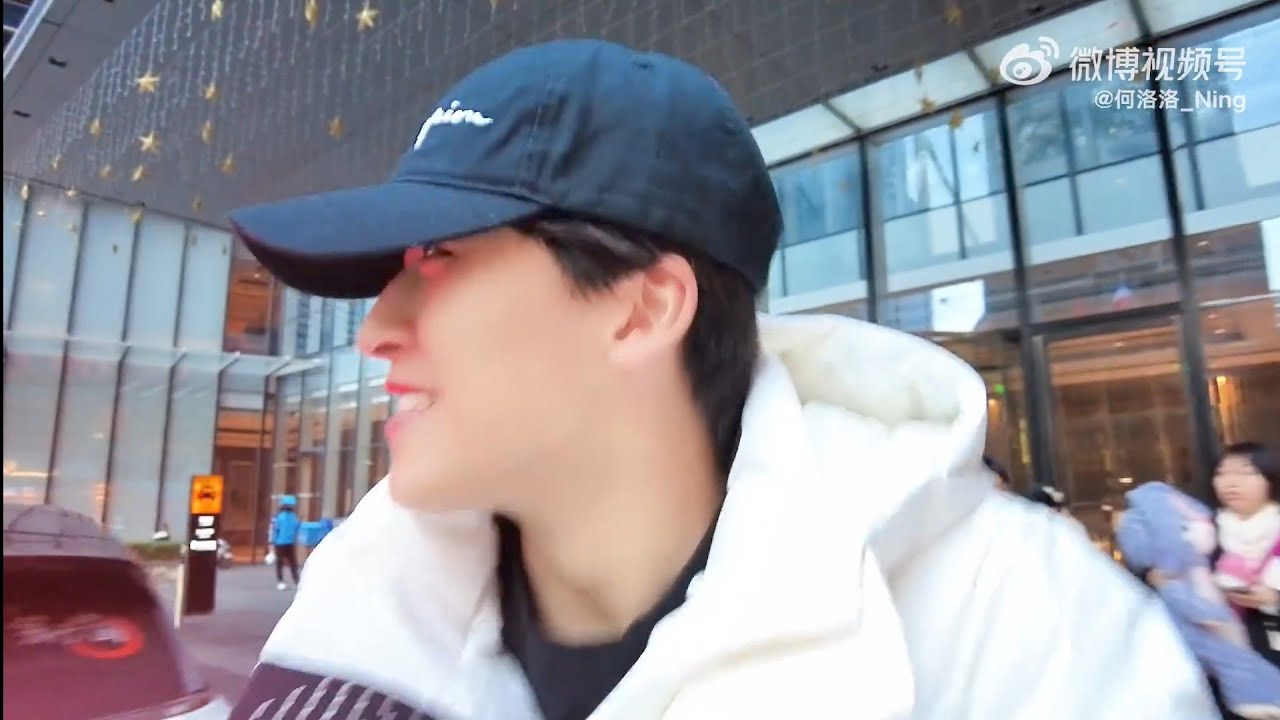 [ENG SUB] He Luoluo - Tennis VLOG | 20240218 - YouTube