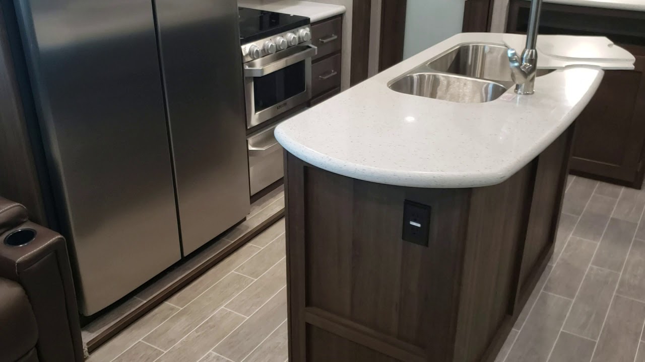 2020 Keystone Laredo 325RL - YouTube