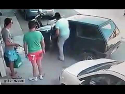 Funny parallel parking - YouTube