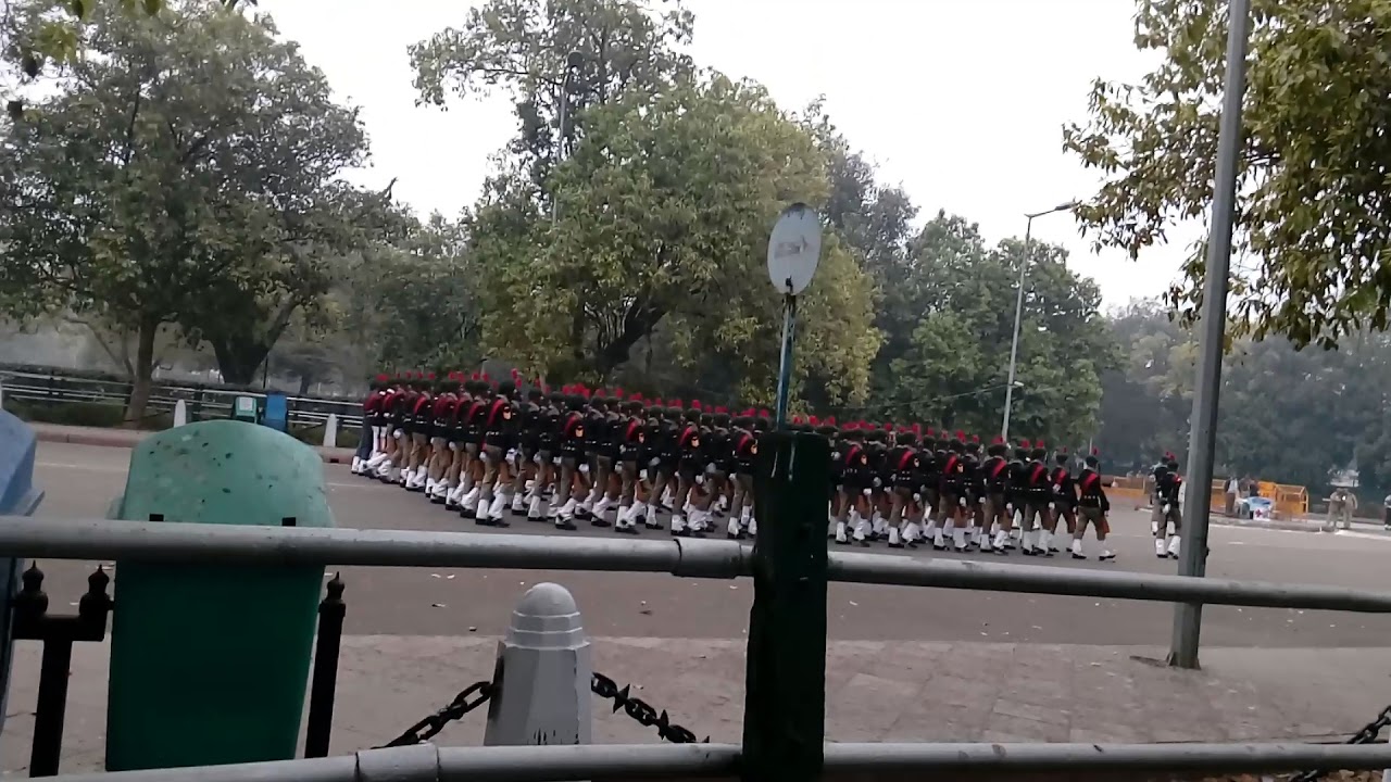 26 January republic day army pared delhi India gate - YouTube