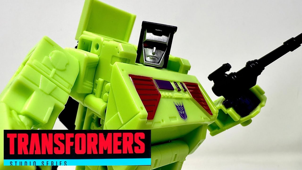 Transformers Studios ‘86 Series Constructicon Bonecrusher, Larkin’s Lair - YouTube