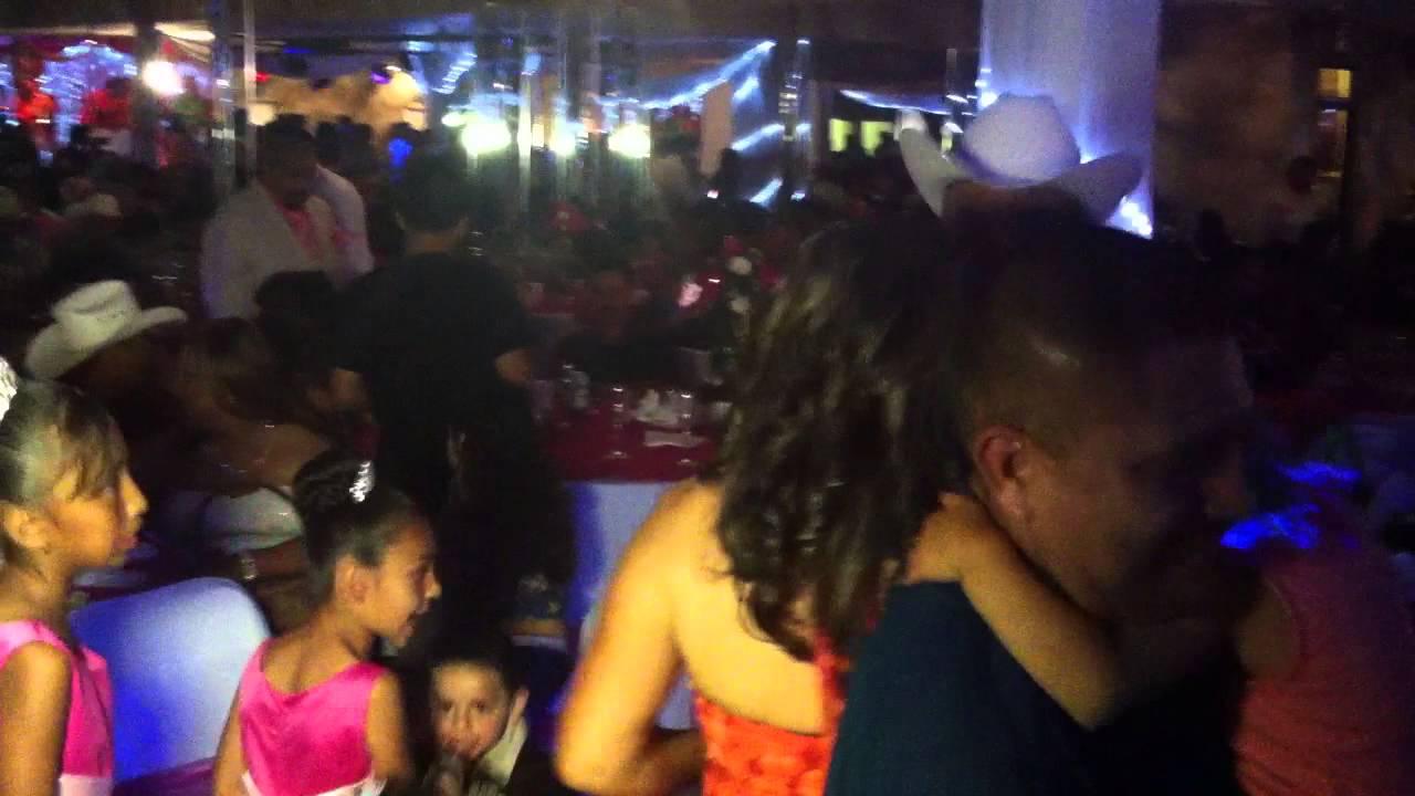 XV CON BANDA SALON A - YouTube