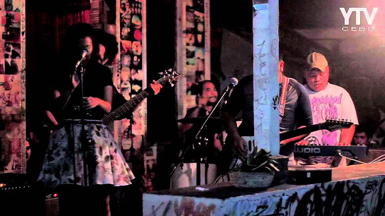 Neverending Weekend - Meant Every Word [Live] - YouTube